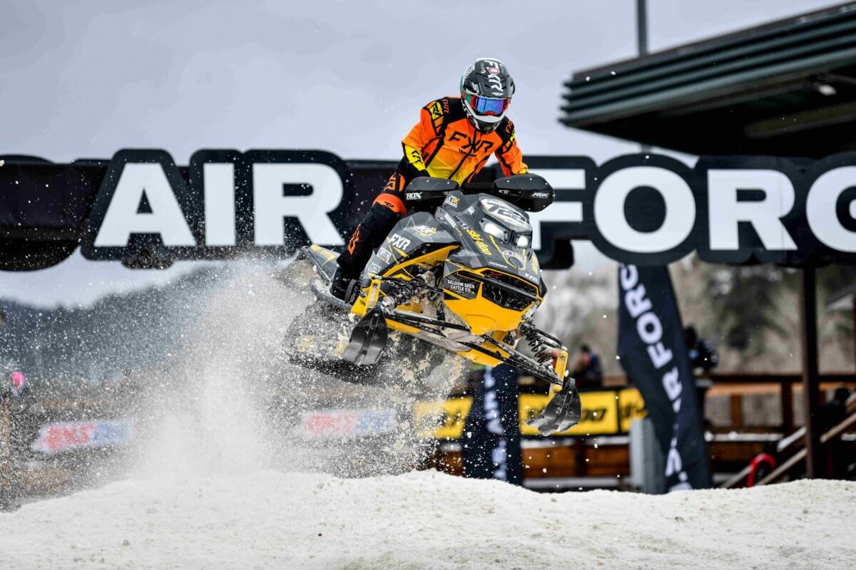 Ishoel Triumphant in Return to Deadwood – AMSOIL Championship Snocross