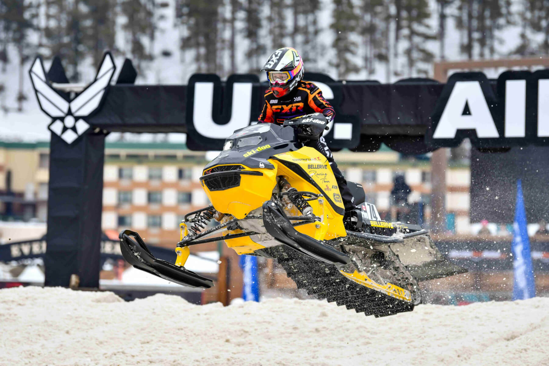 Ishoel Triumphant in Return to Deadwood – AMSOIL Championship Snocross